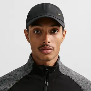 Nike Dri-fit Club Unstructured Metal Swoosh Cap