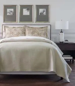 PEACOCK ALLEY Hamilton Quilted Coverlet - Blue