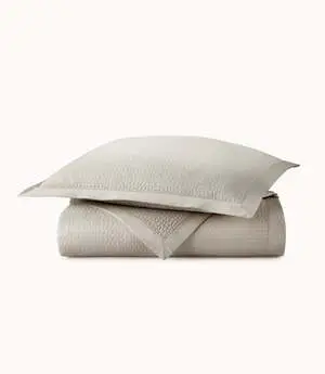PEACOCK ALLEY Hamilton Quilted Coverlet - Platinum