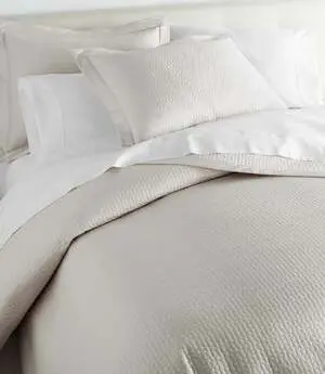 PEACOCK ALLEY Hamilton Quilted Sham - Pearl