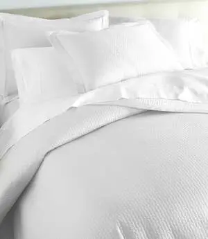 PEACOCK ALLEY Hamilton Quilted Sham - Pearl