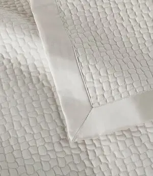 PEACOCK ALLEY Hamilton Quilted Sham - Pearl