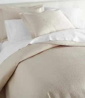 PEACOCK ALLEY Hamilton Quilted Sham - Pearl