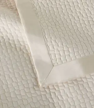 PEACOCK ALLEY Hamilton Quilted Sham - Pearl