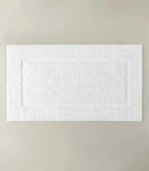 PEACOCK ALLEY Tiffany Bath Rug - White