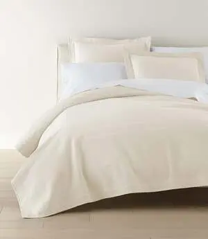 PEACOCK ALLEY Montauk Matelassé Coverlet - Barely Blue