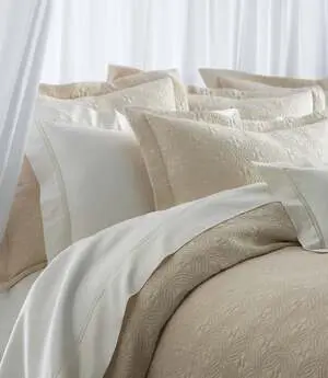 PEACOCK ALLEY Lyric Flat Sheet - White