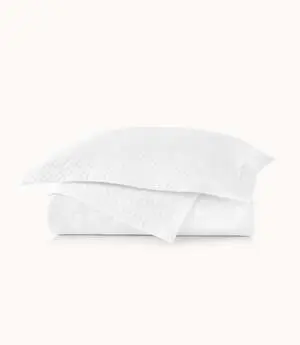 PEACOCK ALLEY Oxford Matelassé Coverlet - White