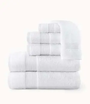 PEACOCK ALLEY Liam Essential Towel - White