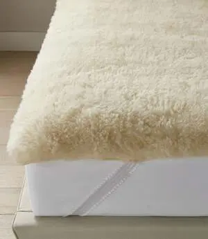 PEACOCK ALLEY Wool Mattress Topper