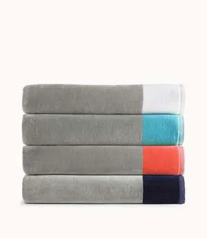 PEACOCK ALLEY Soleil Beach Towel - Navy