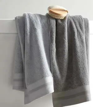 PEACOCK ALLEY Coronado Luxe Towel - Pewter
