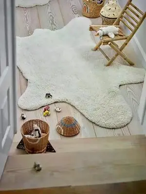 BLOOMINGVILLE Bear-detail Rug