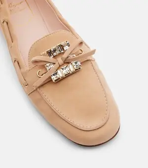 ROGER VIVIER Boat Strass Embellished Suede Boat Shoes - Beige