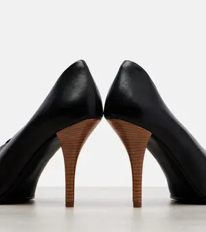 Alaïa Leather Pumps With Ankle Strap - Black
