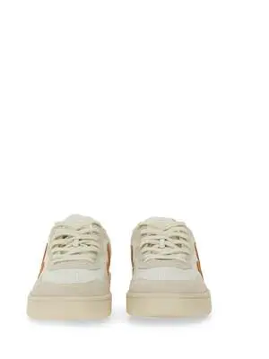 VEJA V-90 Sneakers