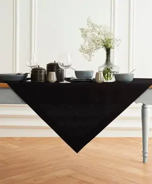 SOLINO HOME Cotton Linen Table Throwdru - Black