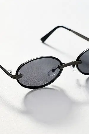 ELITE EYEWEAR Frameless Oval Sunglasses