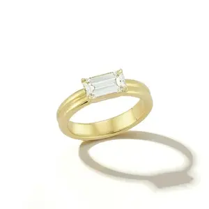 JEMMA WYNNE Forme Diamond Signet Ring