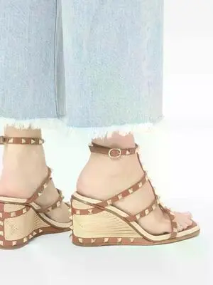 Valentino Garavani Rockstud Wedge Sandals - Brown