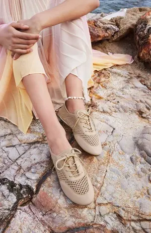 Vivaia Yara Round-toe Lace-up Mesh Sneakers