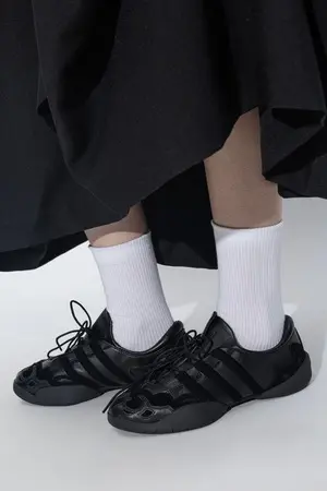 Y3 Regu 2002 Sneakers - Black
