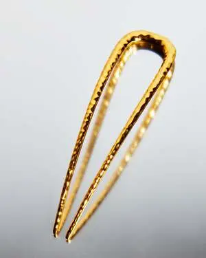 Deborah Pagani Hammered Dp Pin - Gold