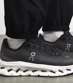 On Cloudtilt Sneakers - Black