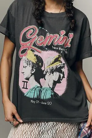 GIRL DANGEROUS Zodiac Graphic T-shirt - Gemini