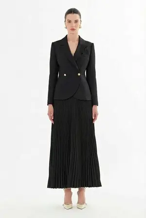 GIZIA Double-breasted Jacket And Pleated Skirt - Black