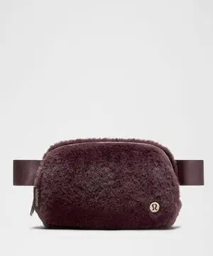 Lululemon Everywhere Belt Bag 1l - Black Plum/gold