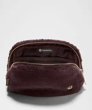 Lululemon Everywhere Belt Bag 1l - Black Plum/gold