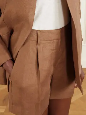 Brunello Cucinelli Pleated Linen-twill Shorts - Brown