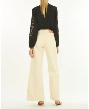 SECRET PON-PON Serah Blouse With Embroidery