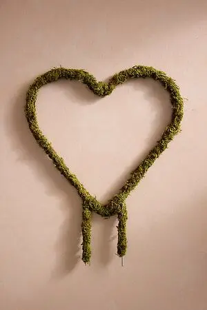TERRAIN Moss Heart Trellis