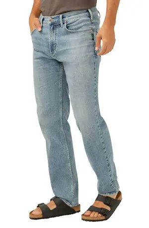 SILVER JEANS CO. Eddie Athletic Fit Tapered Jeans