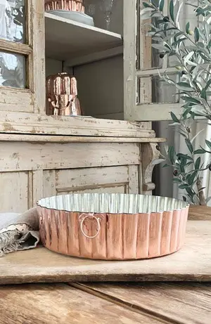 COPPERMILL KITCHEN Vintage Inspired Cake Pan