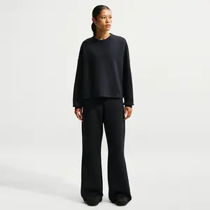 Nike 24.7 Impossiblysoft Dri-fit Oversized Crew-neck Top - Black