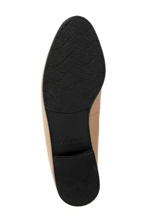 Trotters Lola Loafer Mule - Beige