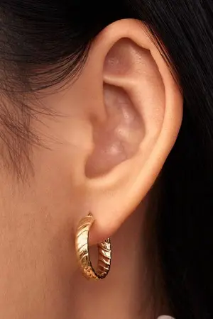 ORADINA 14k Cobra Hoop Earrings
