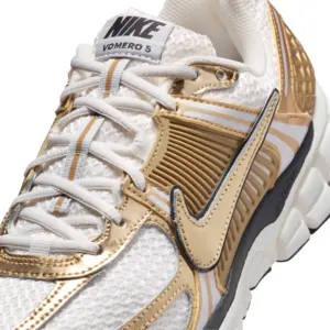 Nike Zoom Vomero Sneakers