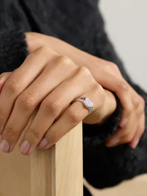 Yvonne Léon 9-karat White Gold Diamond Heart Signet Ring - Silver