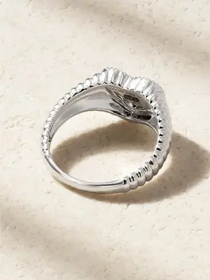 Yvonne Léon 9-karat White Gold Diamond Heart Signet Ring - Silver