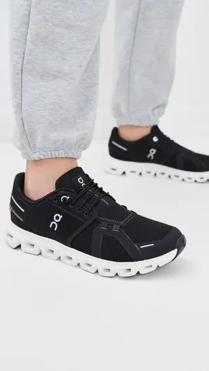 On Cloud Sneakers - Black White