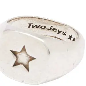 TWOJEYS Star Signet Ring