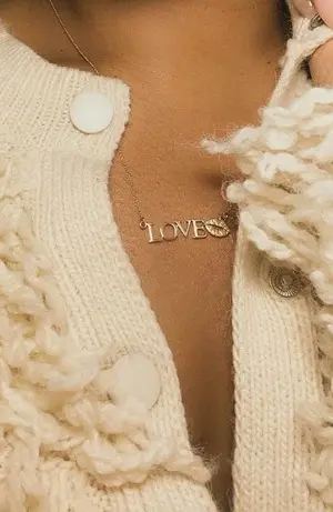 GWEN BELOTI Lip Love Necklace