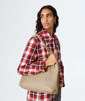 Bottega Veneta Intrecciato Leather Andiamo Top Handle Bag - Ecru