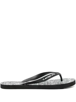 A BATHING APE Camouflage Flip-flops