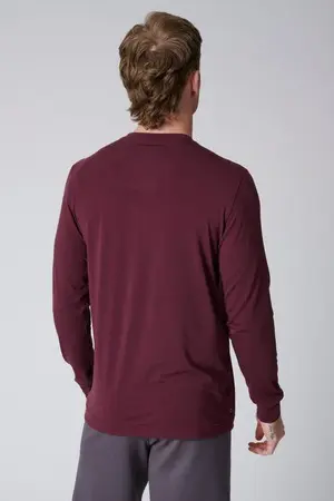 LEISURE LAB Long Sleeve Everyday T-shirt - Maroon