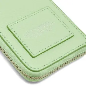 Marc Jacobs The Top Zip Multi Wallet
